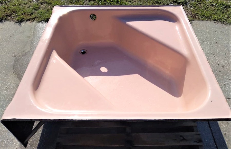 Suncoast Vintage Bathroom Supplies | MCM Bathroom Fixtures, 20th ...