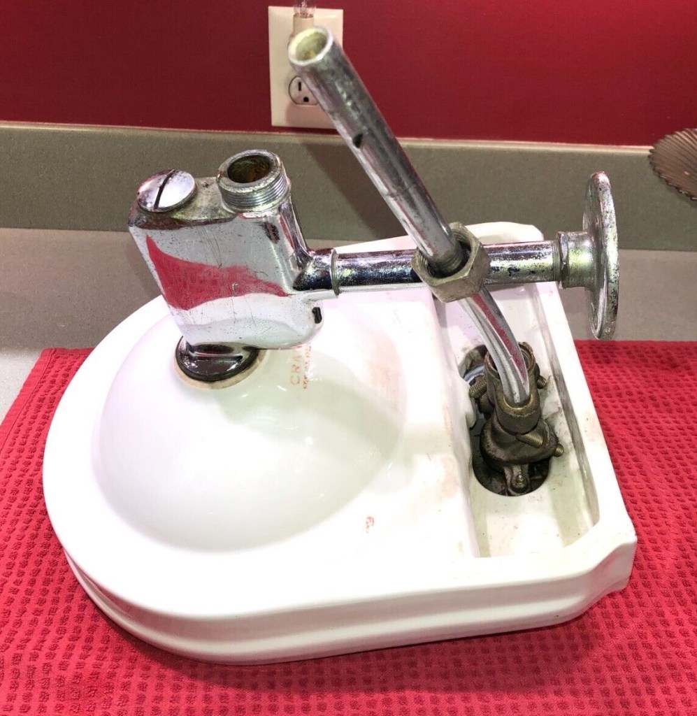 Suncoast Vintage Bathroom Supplies | MCM Bathroom Fixtures, 20th ...