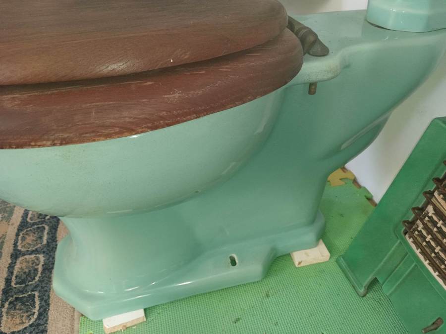 Suncoast Vintage Bathroom Supplies | MCM Bathroom Fixtures, 20th ...