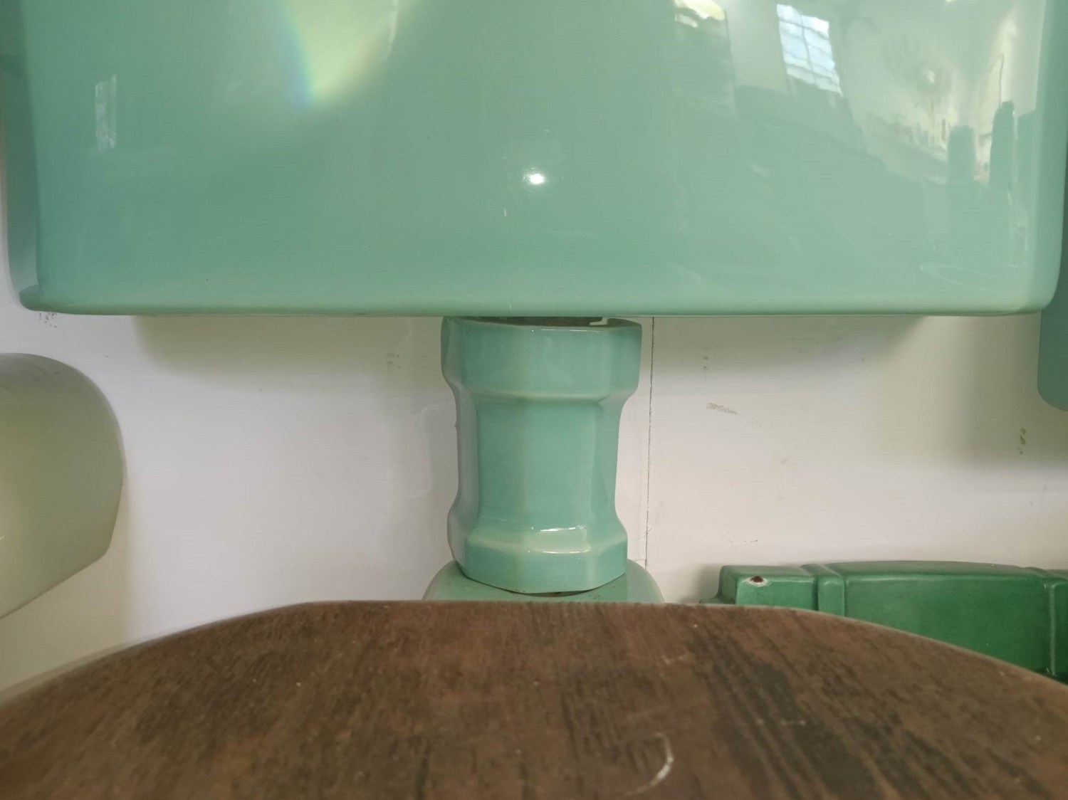 Suncoast Vintage Bathroom Supplies | MCM Bathroom Fixtures, 20th ...