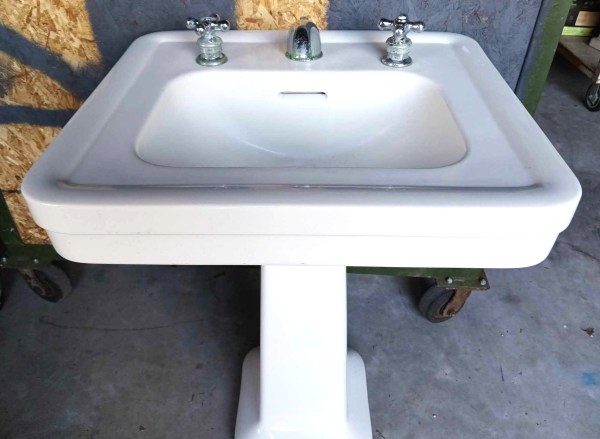 Suncoast Vintage Bathroom Supplies | MCM Bathroom Fixtures, 20th ...