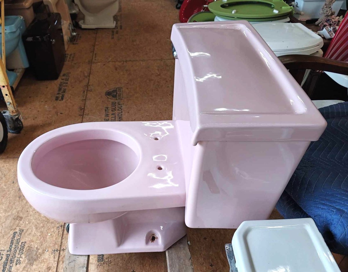 Complete Toilets | Suncoast Vintage Bathroom Supplies